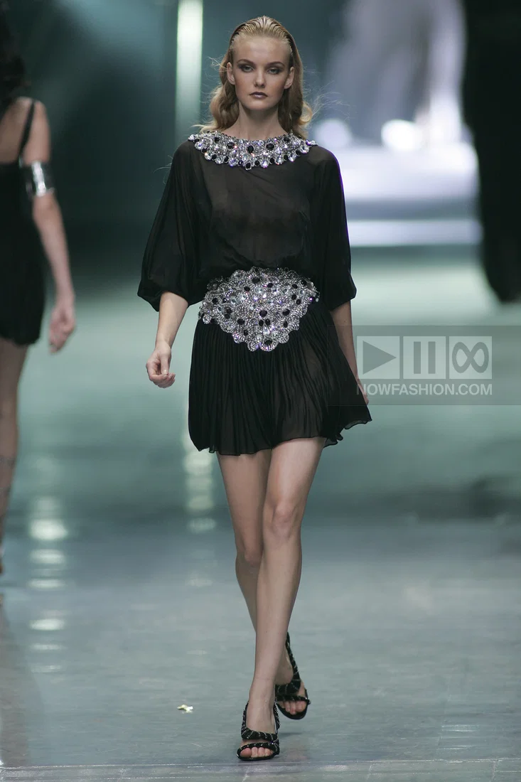 Alexander McQueen Paris - Ready To Wear Spring Summer 2006 Runway Photo ...