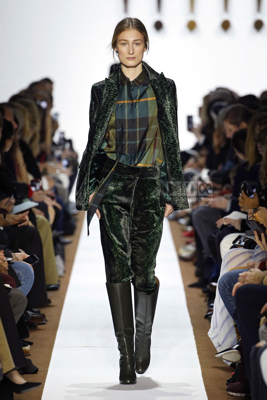 Akris Fashion Show, Collection Ready To Wear Fall Winter 2019 presented ...