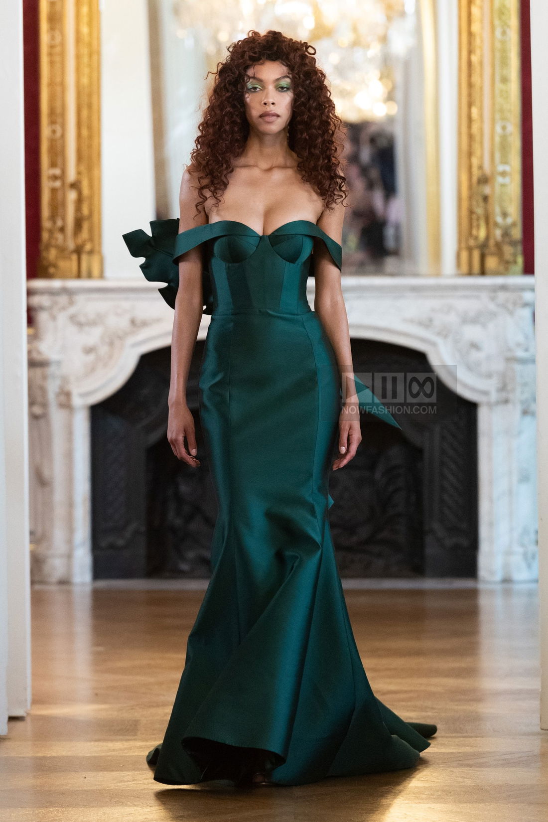 La Metamorphose Haute Couture Fashion Show Collection Fall Winter 2022 ...