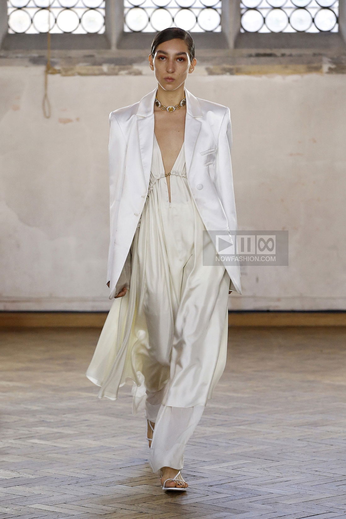 Sharon Wauchob Ready To Wear Fashion Show, Collection Spring Summer ...