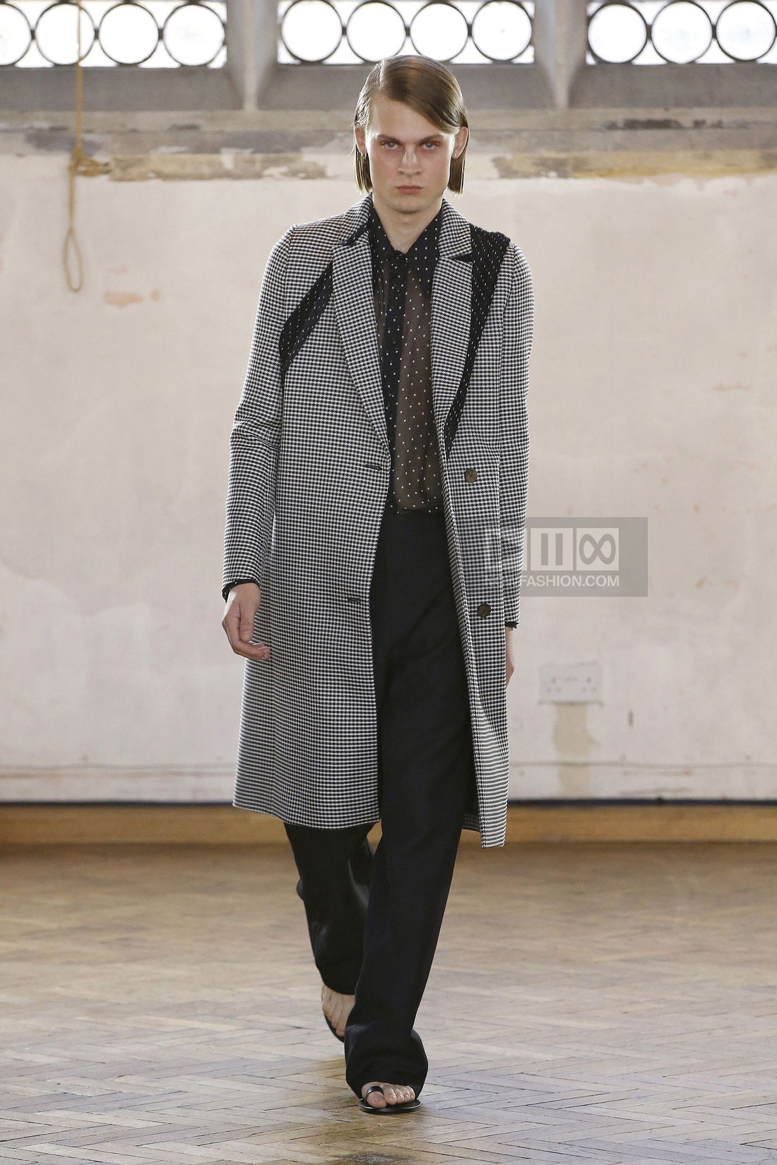 Sharon Wauchob Ready To Wear Fashion Show, Collection Spring Summer ...