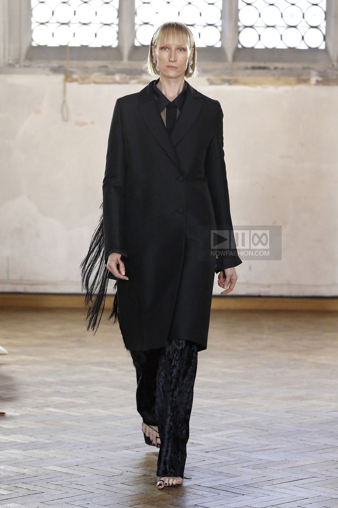 Sharon Wauchob Ready To Wear Fashion Show, Collection Spring Summer ...