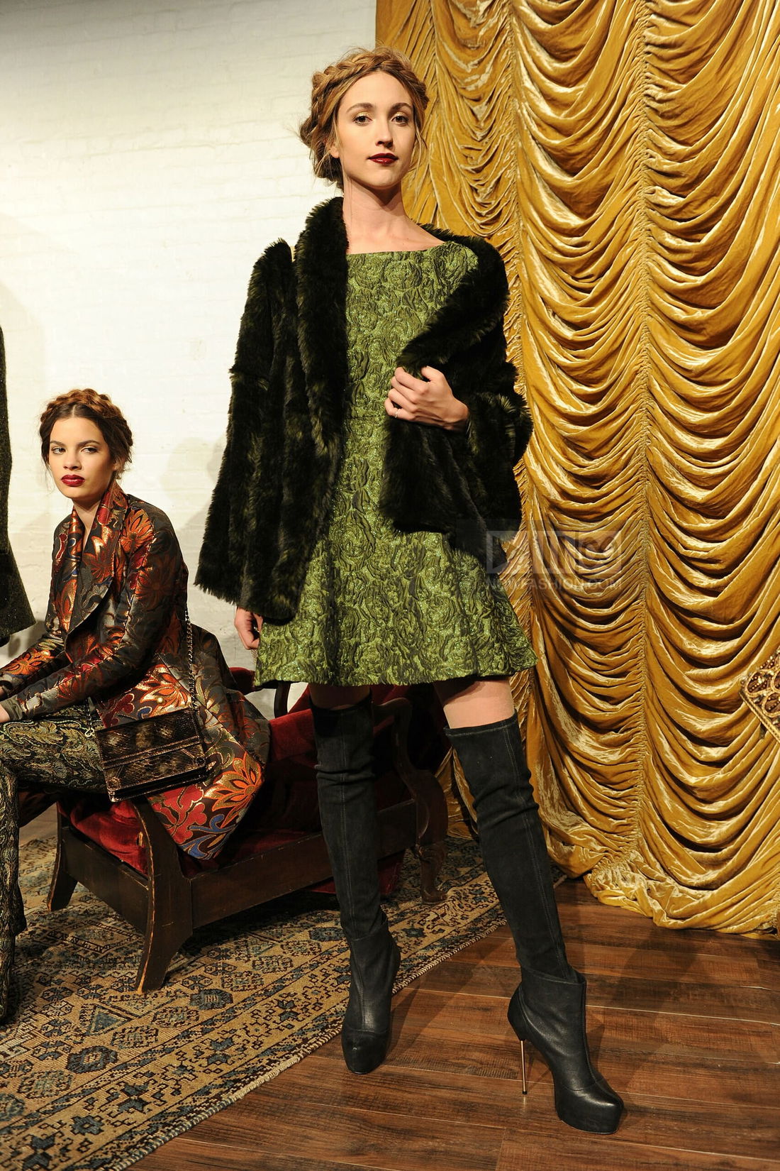 Alice + Olivia Ready To Wear Fall Winter 2013 New York – NOWFASHION