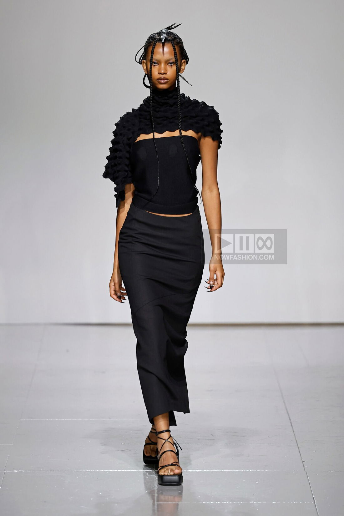Chet Lo Men & Women Fall Winter 2023 London - NOWFASHION