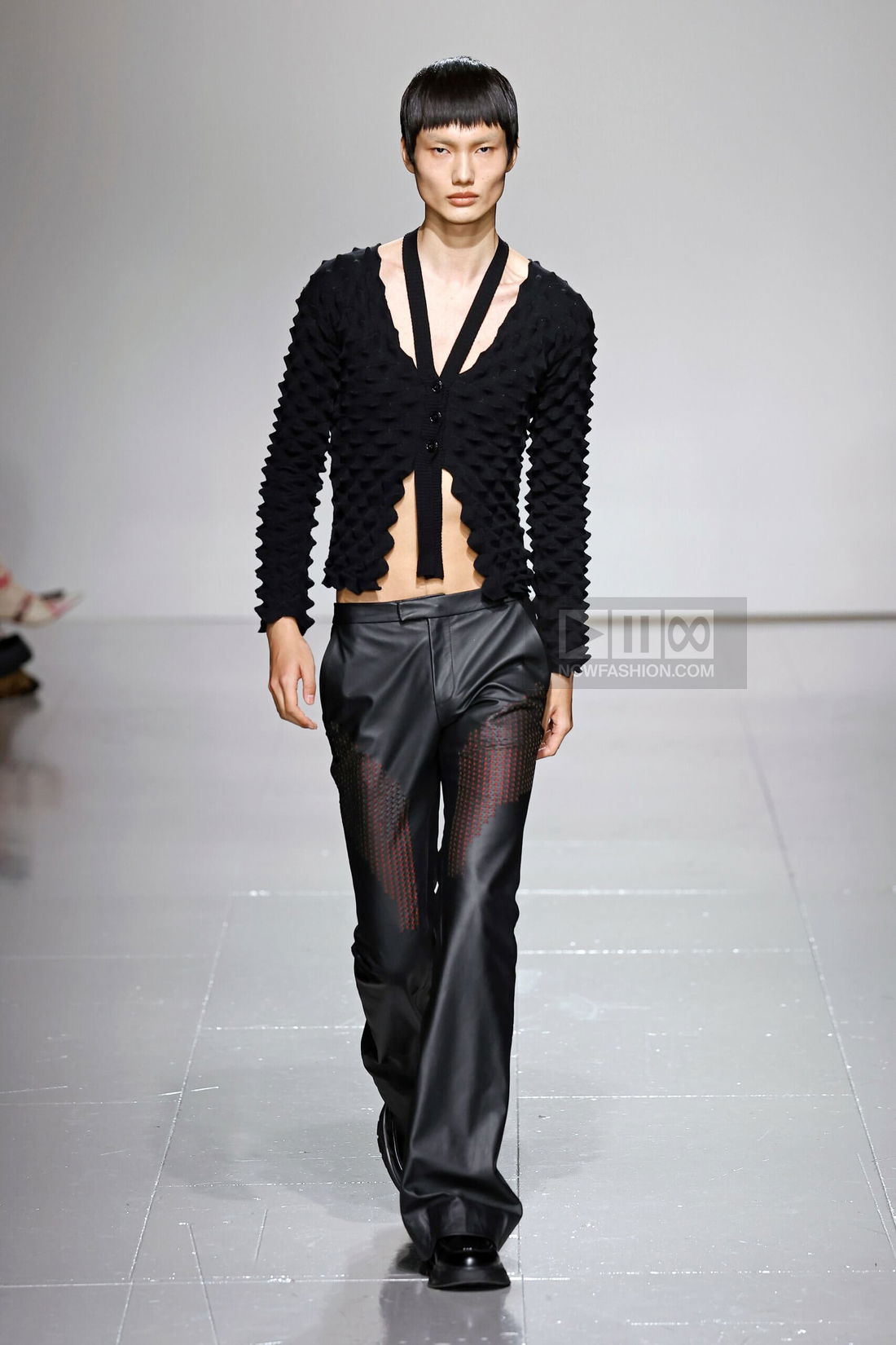Chet Lo Men & Women Fall Winter 2023 London - NOWFASHION