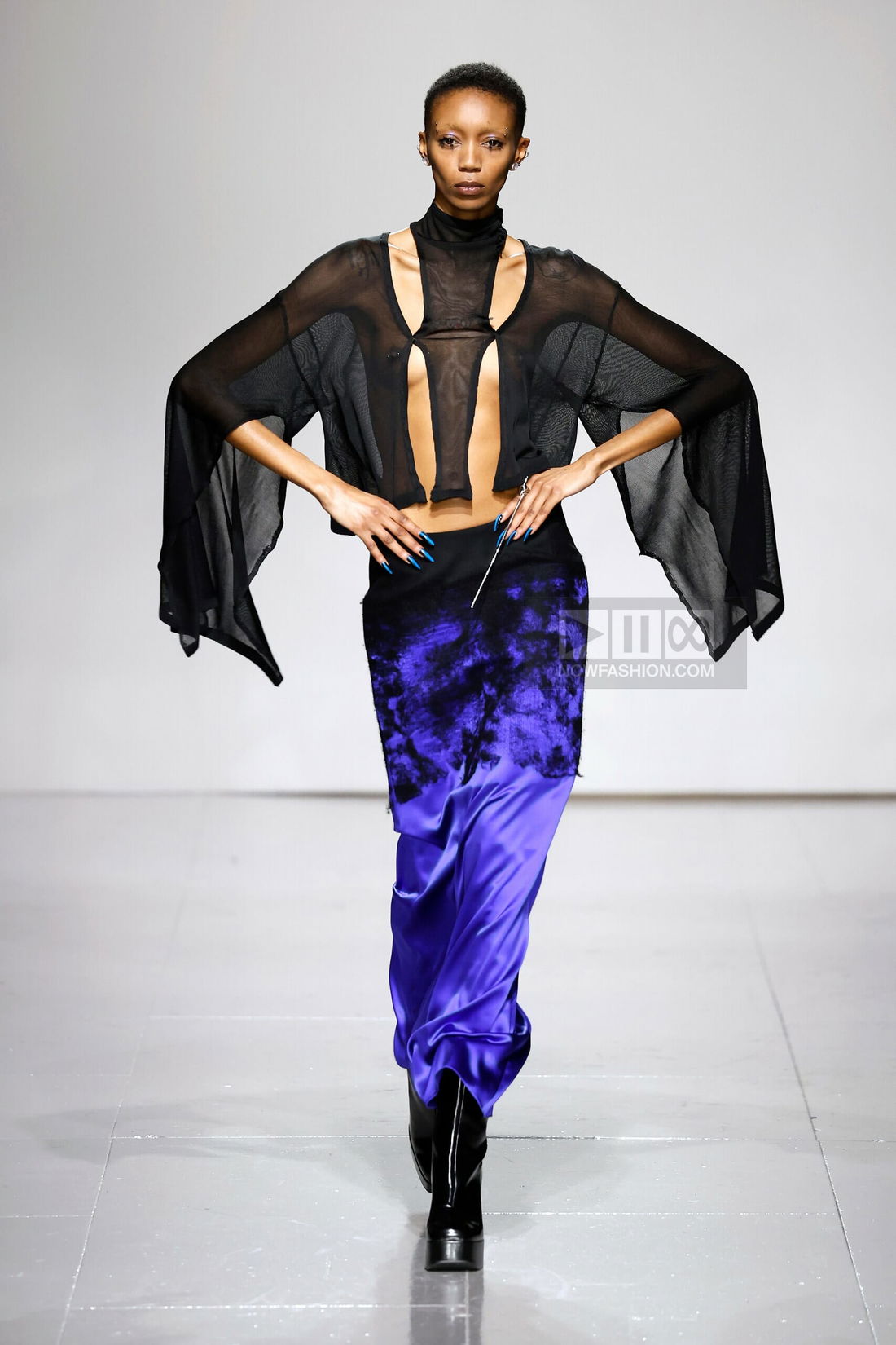 Chet Lo Men & Women Fall Winter 2023 London - NOWFASHION