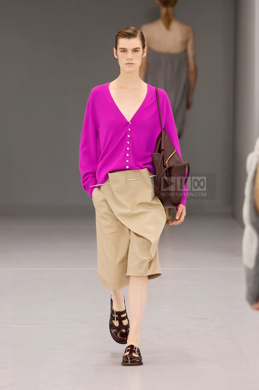 Loewe Fashion show, Runway, Ready To Wear, Spring Summer 2024, Paris ...