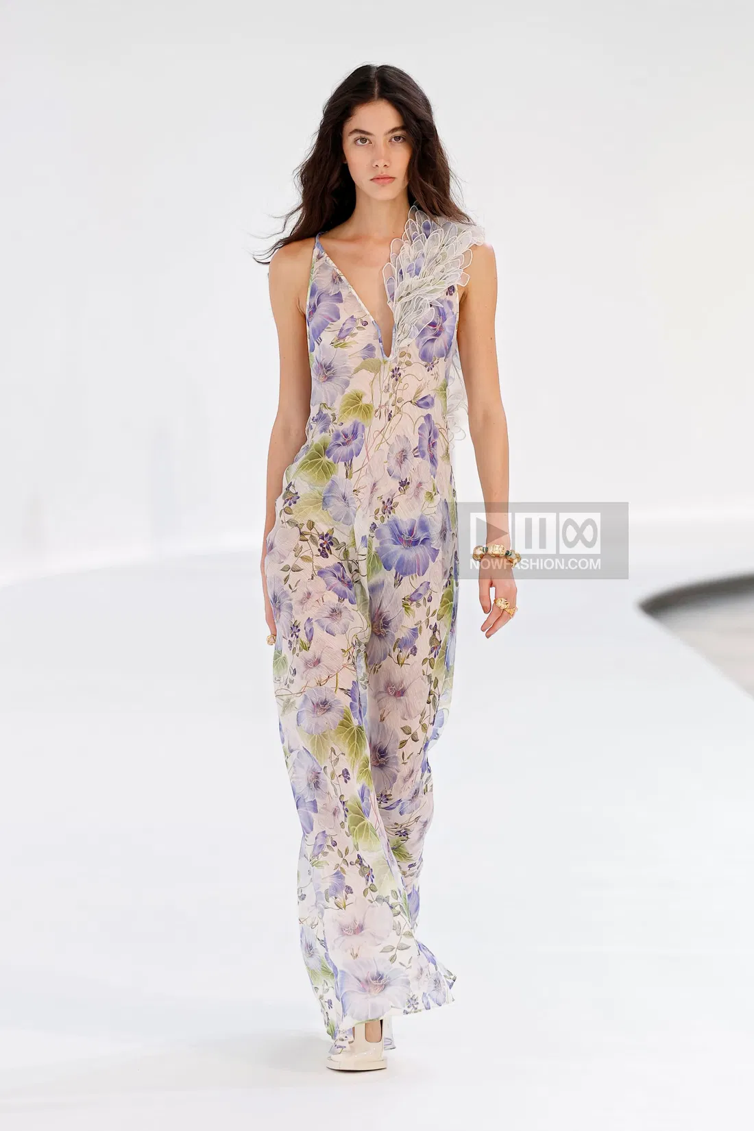 Zimmermann RTW Spring 2024 - Image 14 - NOWFASHION