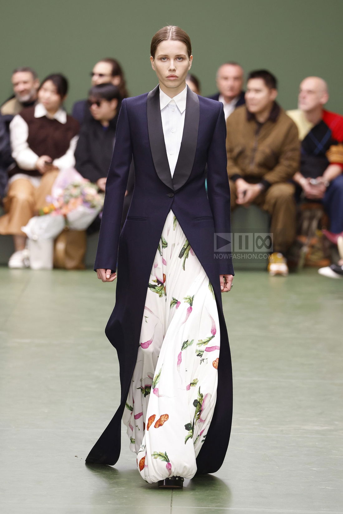 Loewe Fashion show, Runway, Ready To Wear Fall Winter 2024, Paris ...