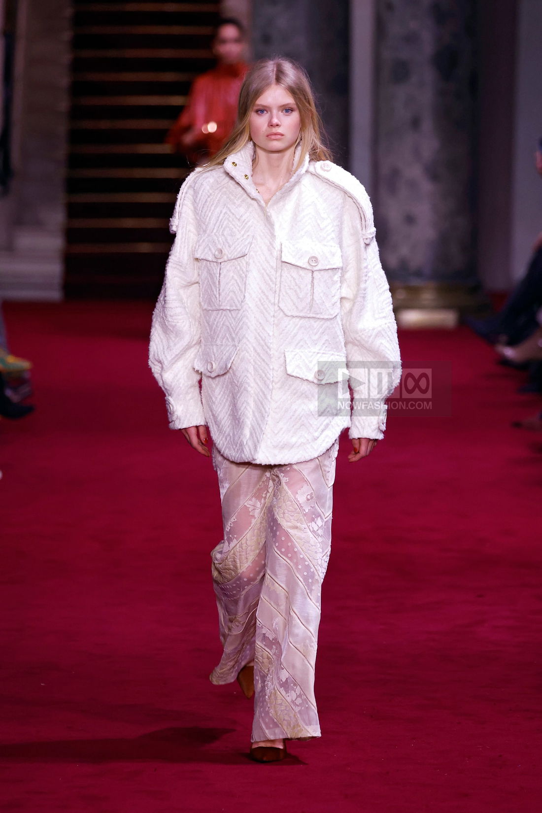 Zimmermann Fashion show, Runway, Ready To Wear Fall Winter 2024, Paris ...