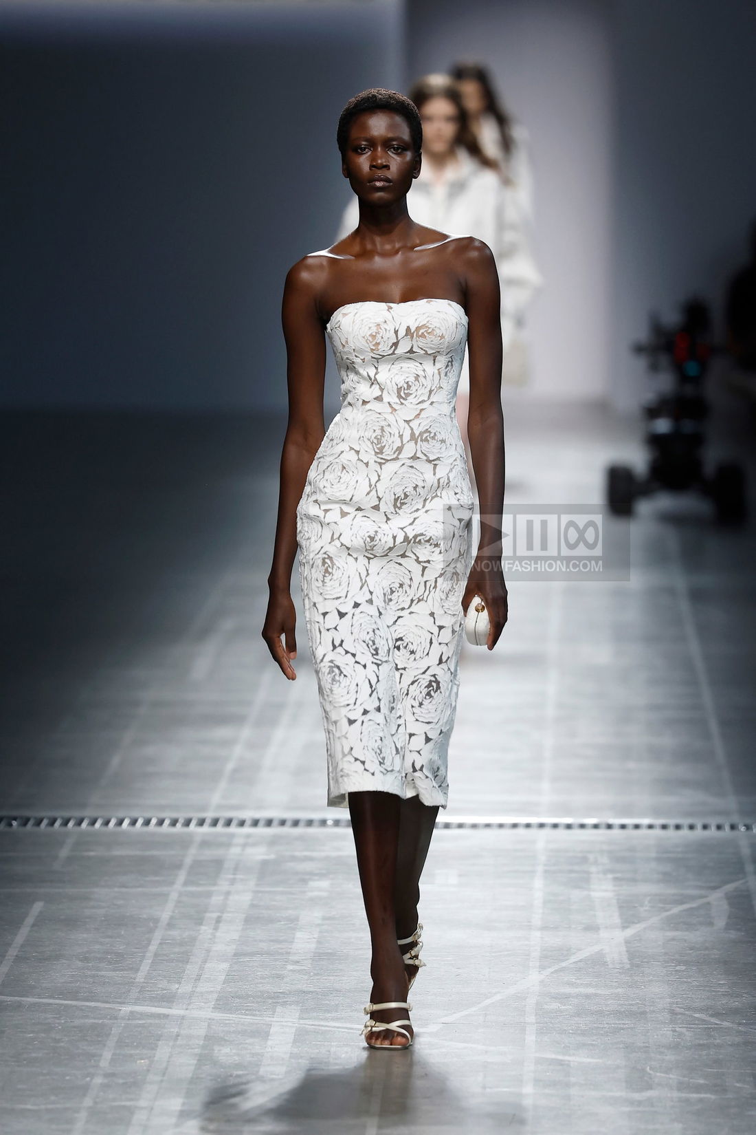 Scervino RTW Spring 2025 - Image 02 - NOWFASHION