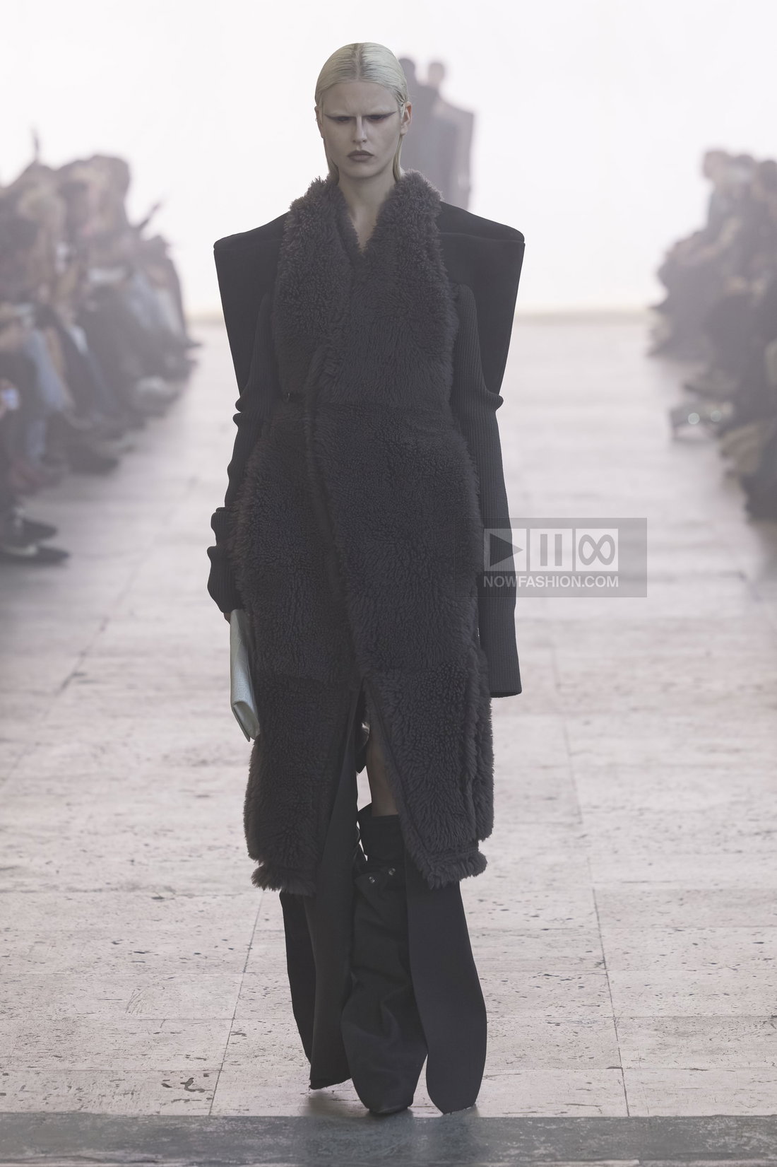 Rick Owens Ready To Wear Fall Winter 2025 Paris - NOWFASHION