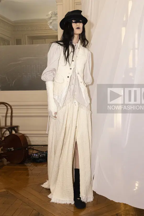 Aenrmous – HKFG FFF Fall Winter 2026 Paris - NOWFASHION