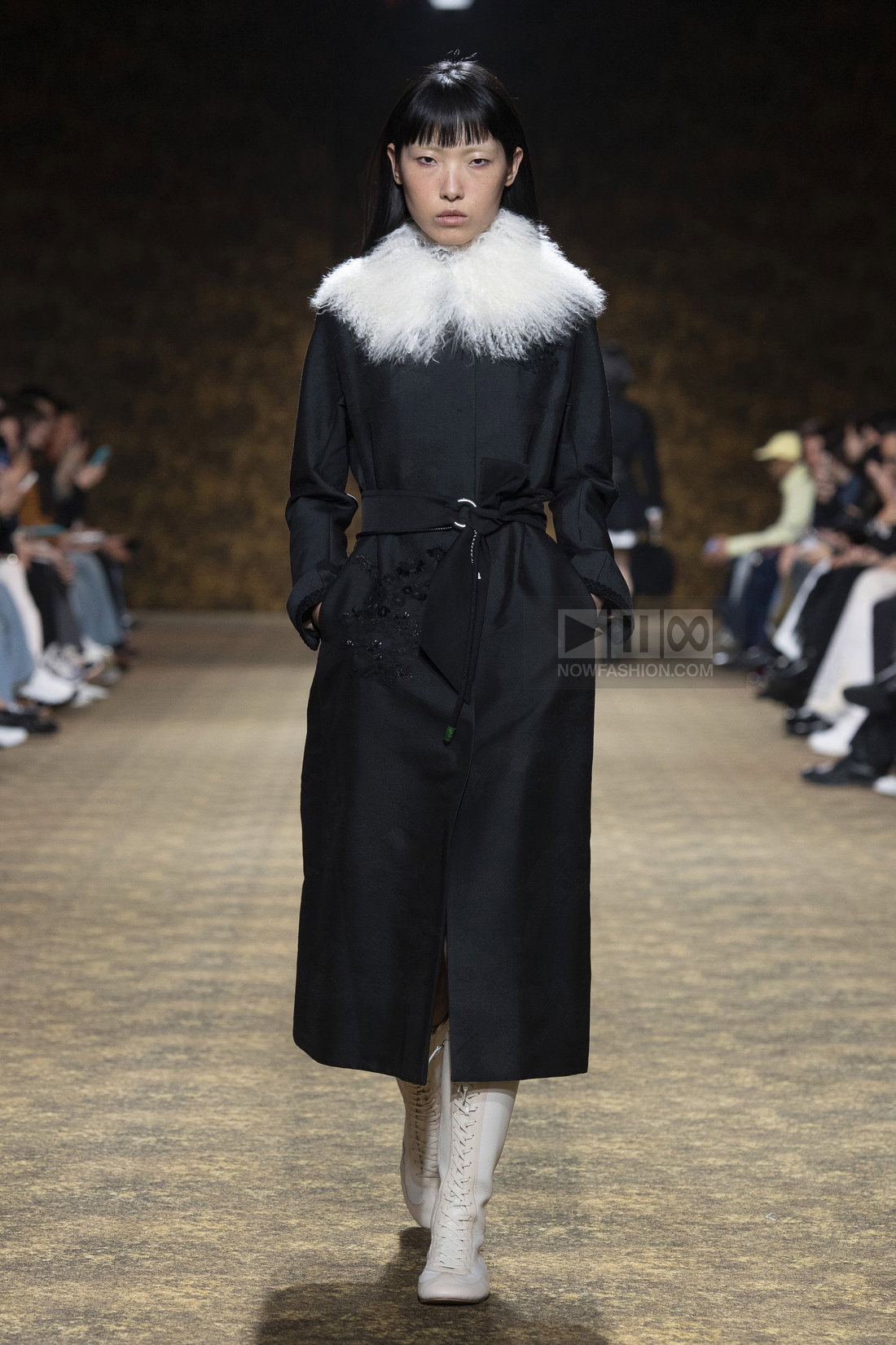 Shiatzy Chen Ready To Wear Fall Winter 2026 Paris - NOWFASHION