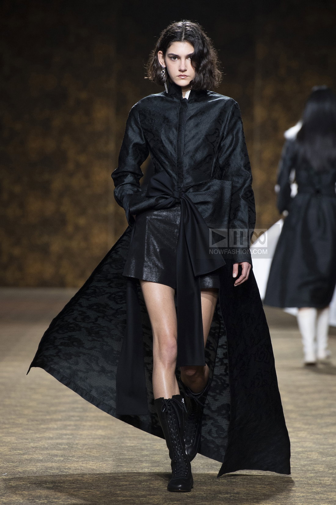 Shiatzy Chen Ready To Wear Fall Winter 2026 Paris - NOWFASHION